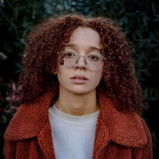 Jaya_Hess: Sabrina Harrison, curly hair, freckles